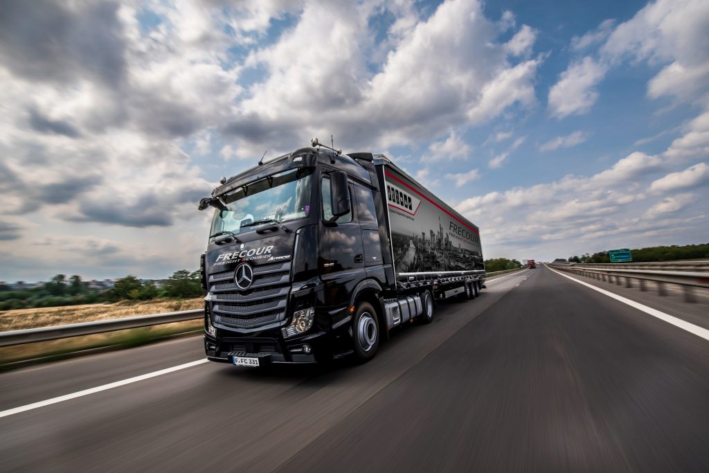 Express Logistik 24/7 Blitzschnelle & Garantiert Zuverlässige Lieferungen